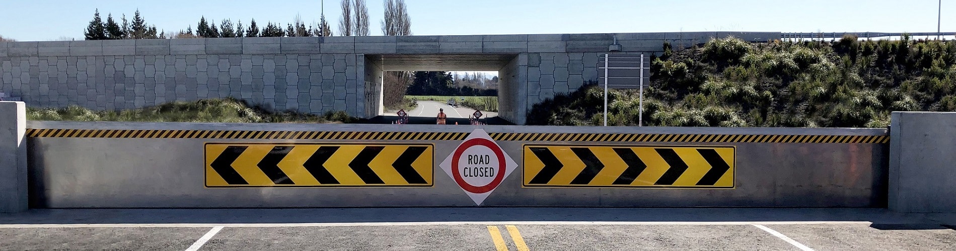 Retractable Flood Barrier - AWMA