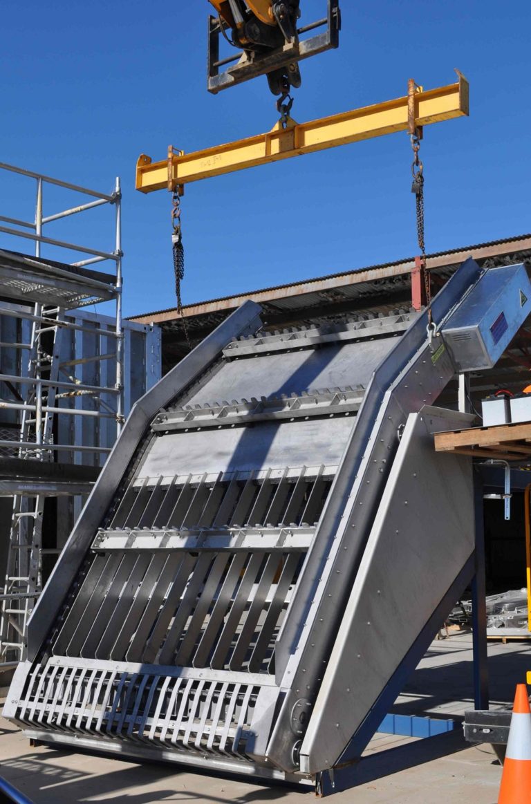 Trash Screens & Trash Racks – Trash Rack Cleaning System | AWMA