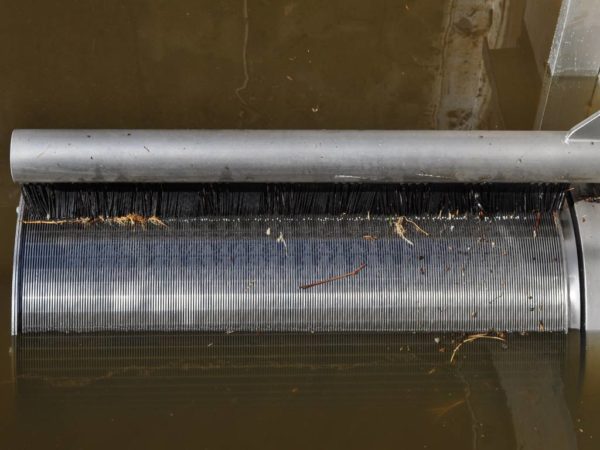Self-Cleaning Screens | AWMA Water Control